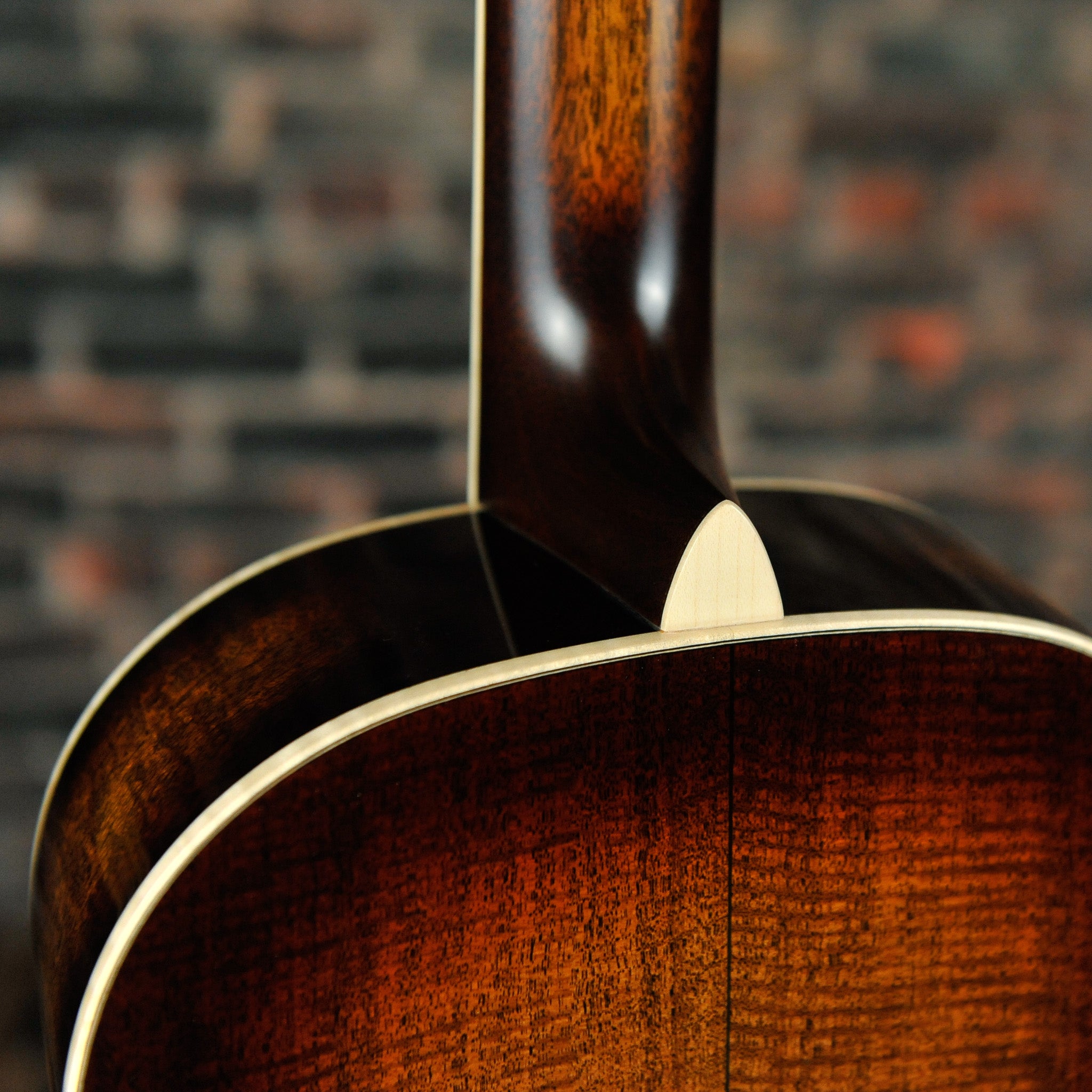 Martin Custom Shop 00-12 Flamed Mahogany – Gladesville Guitar Factory